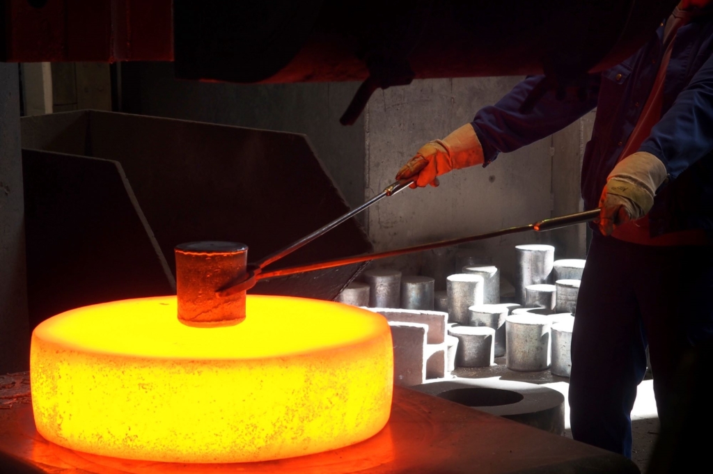 Forging on the steam hammer - Karl Diederichs GmbH & Co. KG
